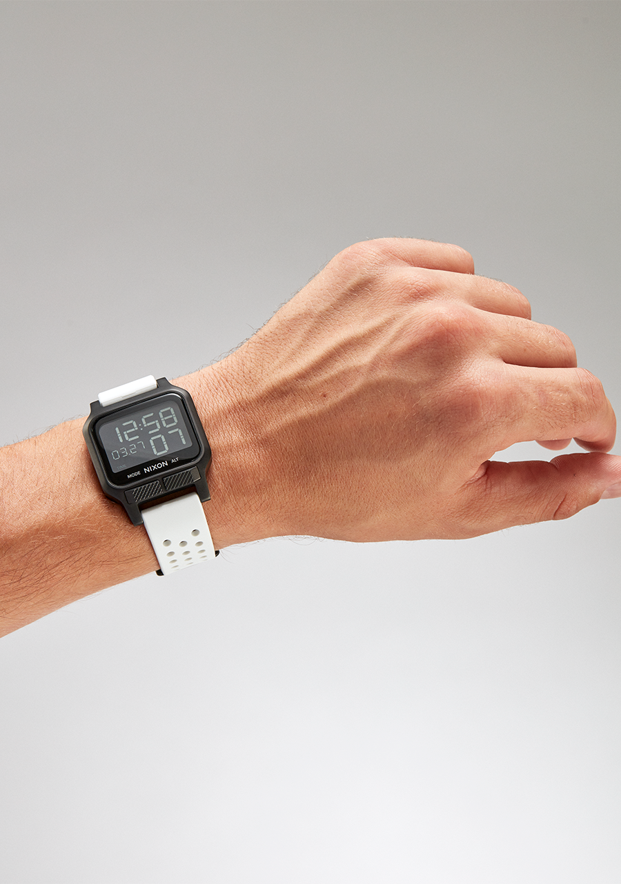 Heat Watch | Black / White | Digital – Nixon US